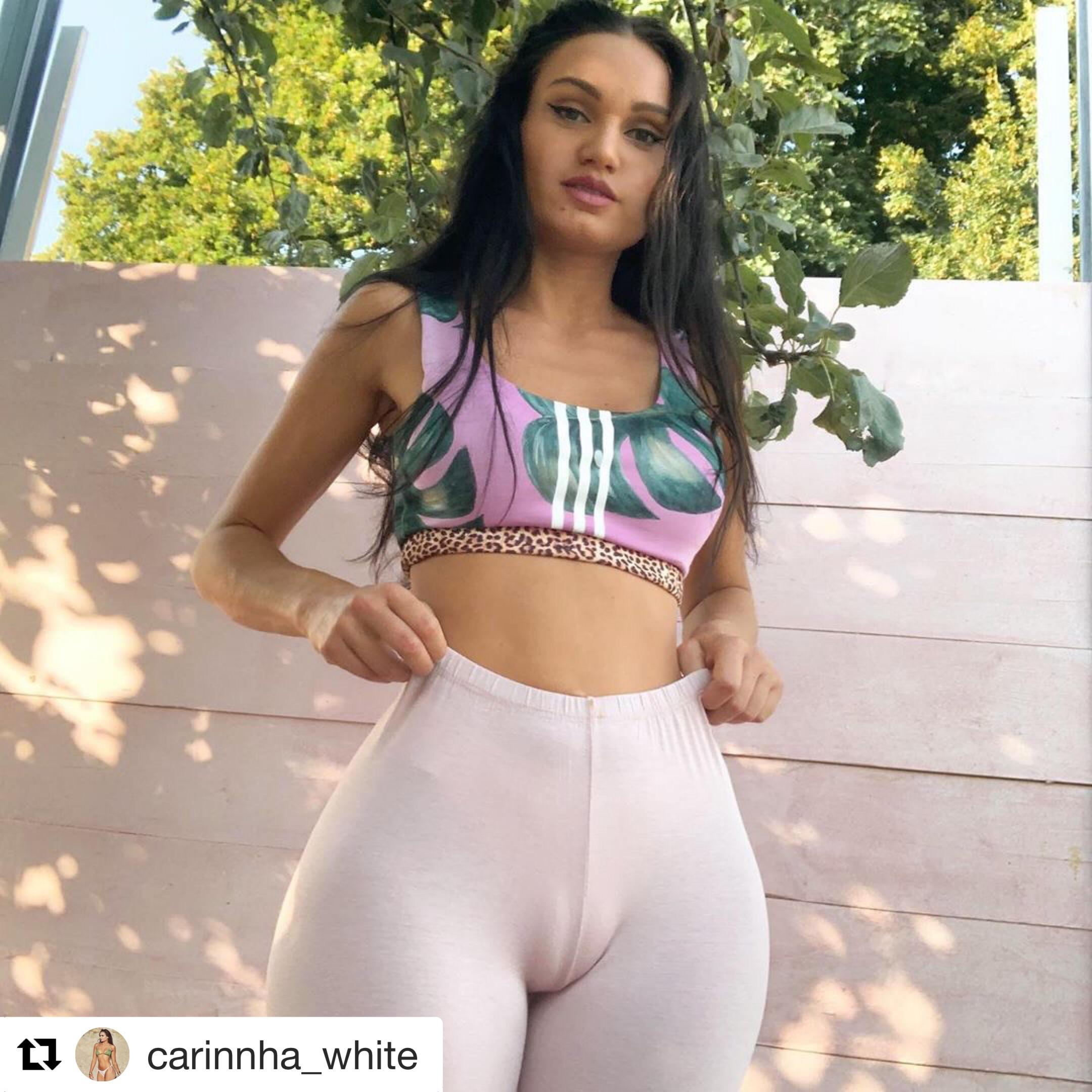 Cameltoe | Scrolller