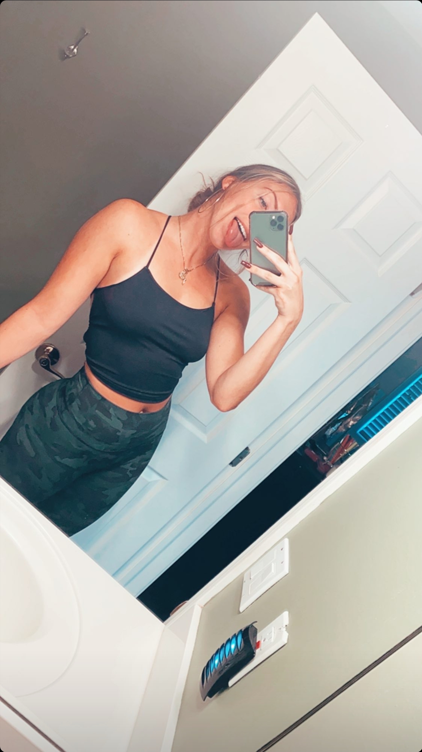 Camo selfie | Scrolller