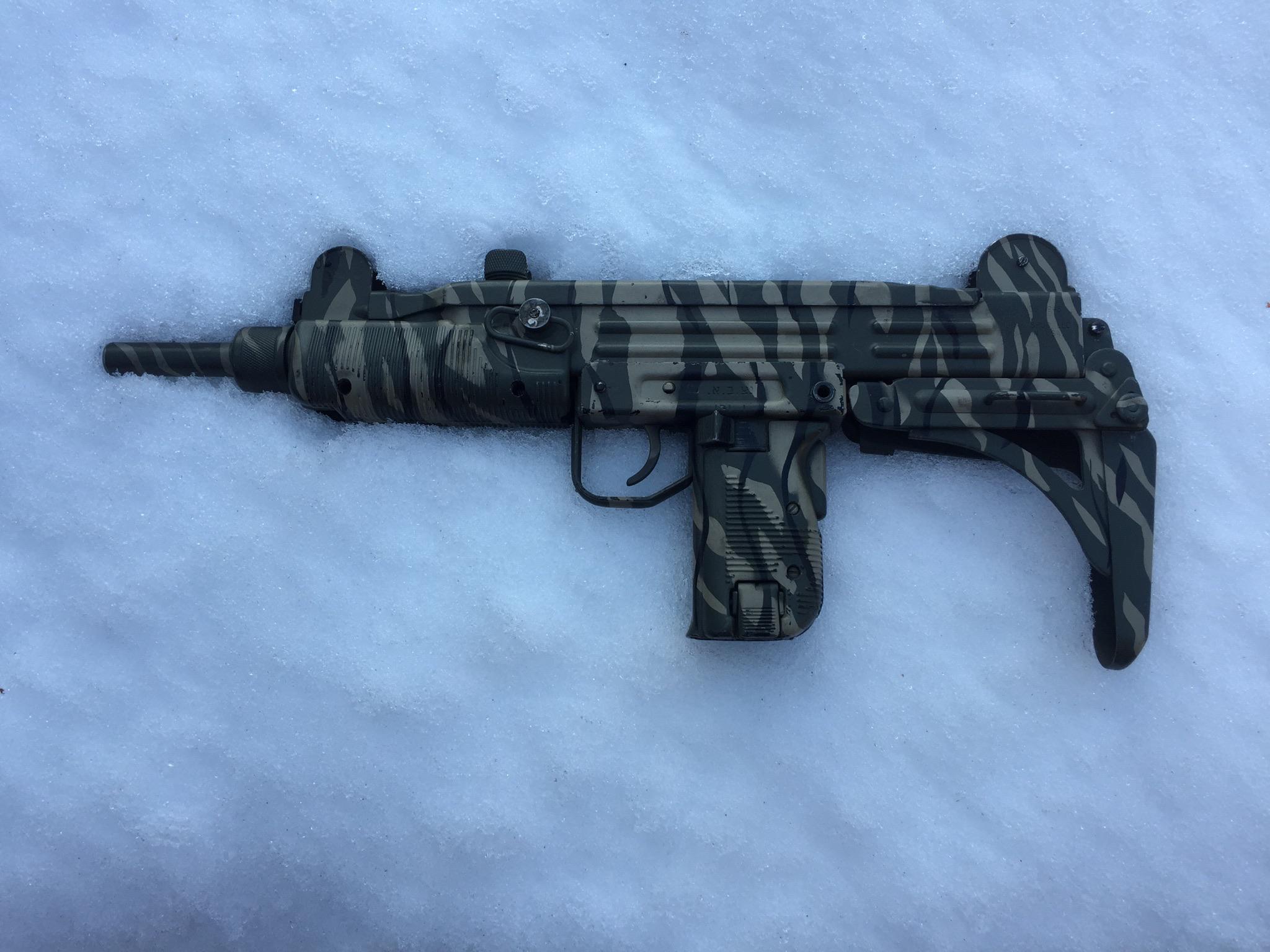 Camo UZI submachine gun | Scrolller