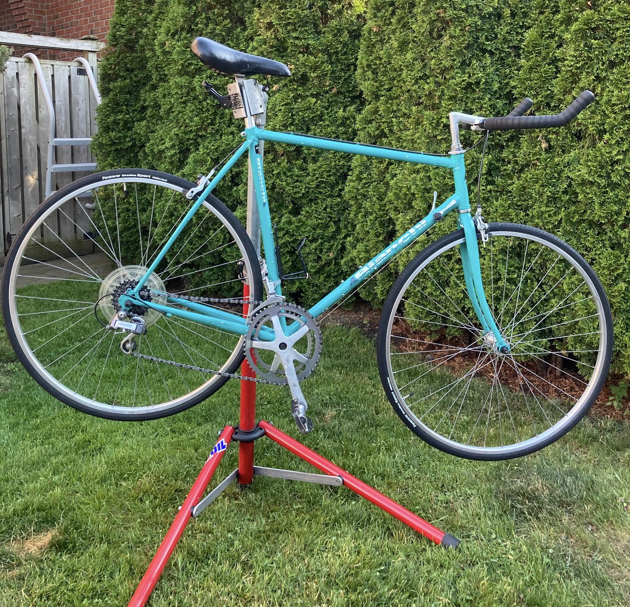 Can anyone help me identify the model and/or approximate year of this Bianchi road bike? | Scrolller