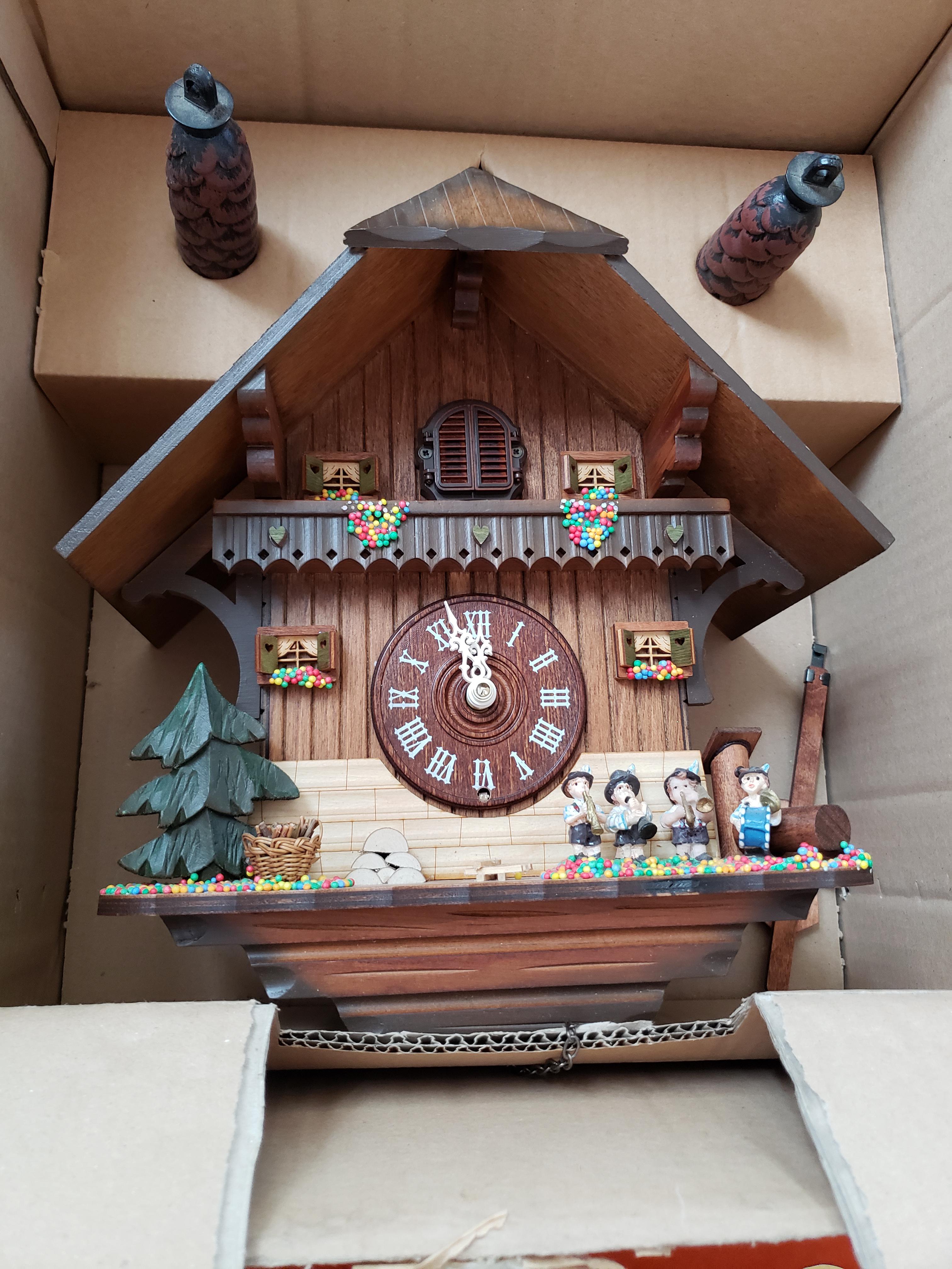 Can anyone help to identify this Engstler Cuckoo Clock? | Scrolller