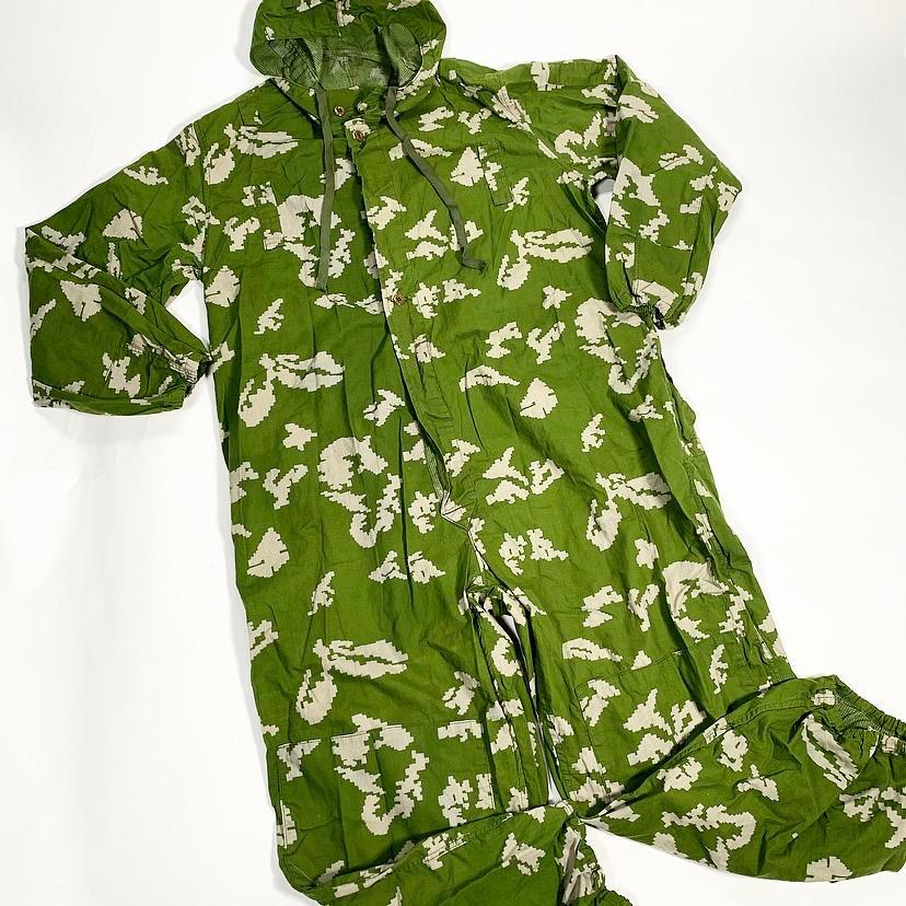 Can anyone identify this pattern / era? | Scrolller