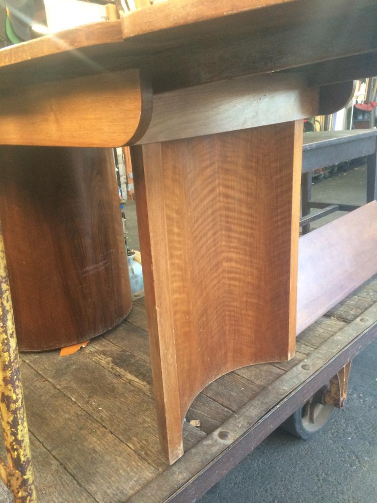 Can anyone identify this table base style? | Scrolller