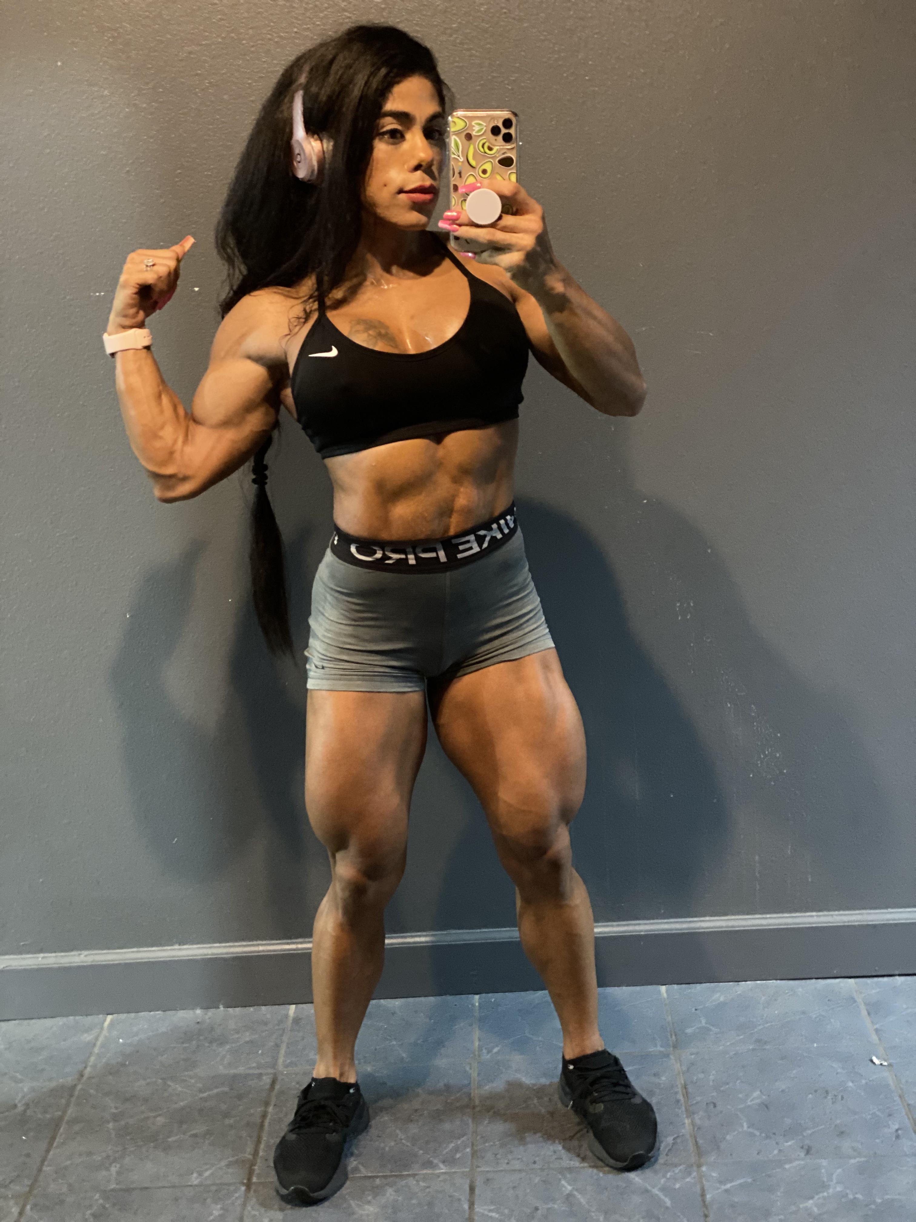 Can I crush you with my quads | Scrolller