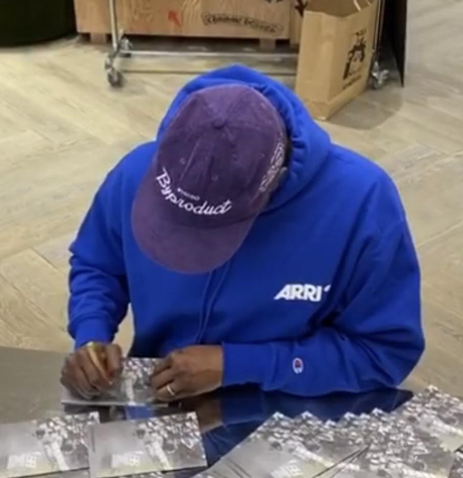 Can someone identify this hoodie? Thanks in advance. | Scrolller