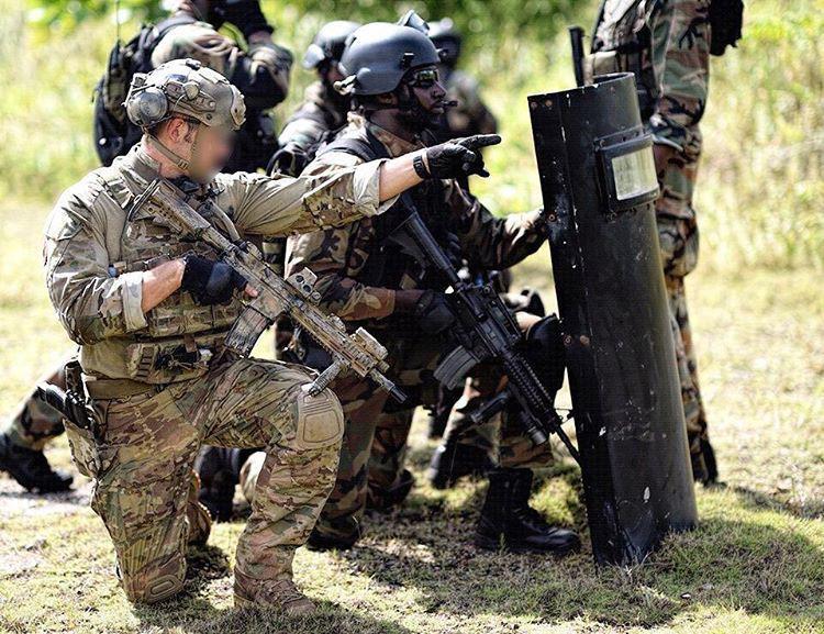 Canadian CSOR member training the Jamaican defence force [750x577] | Scrolller