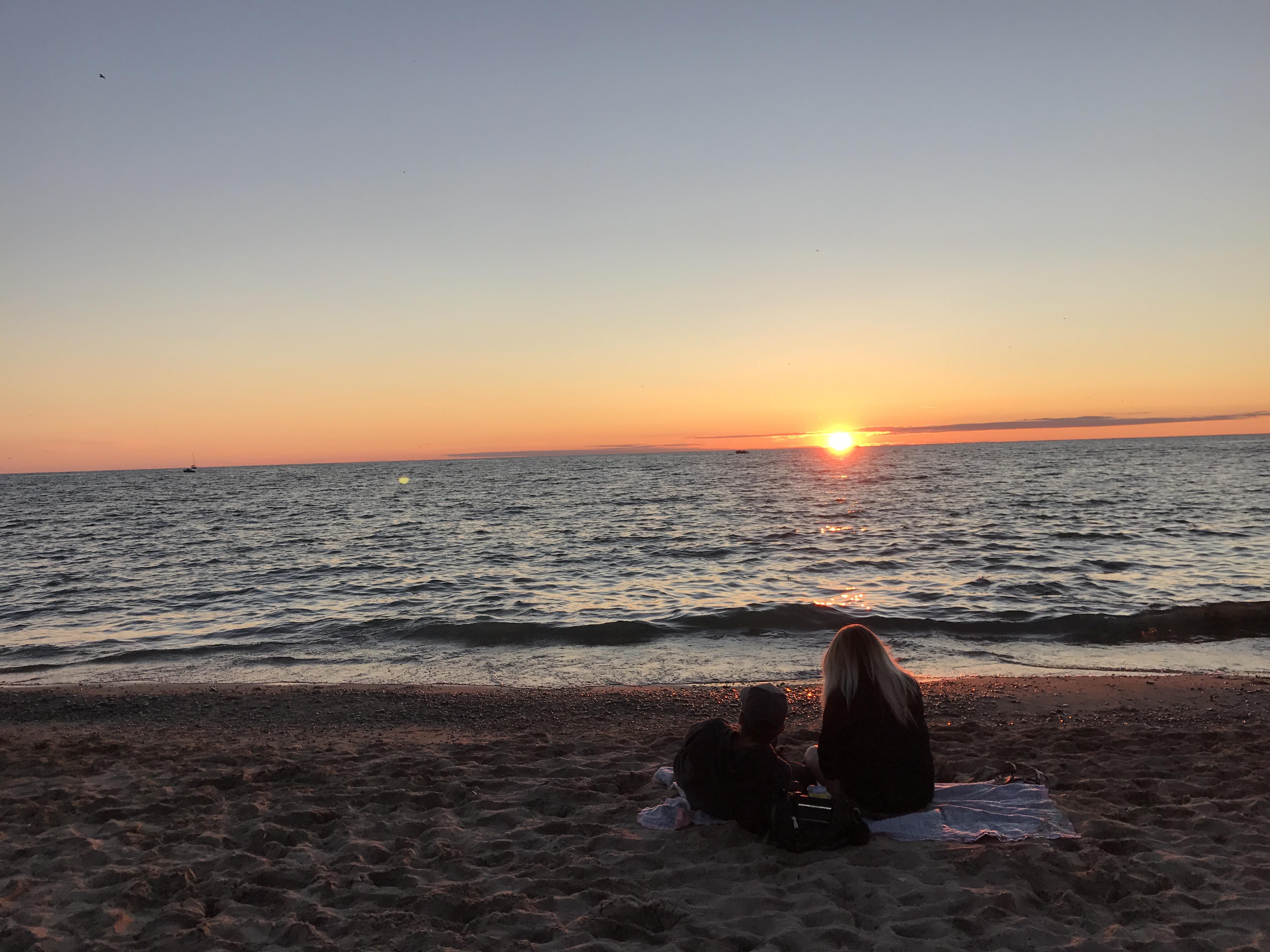 Canadian summer nights | Scrolller