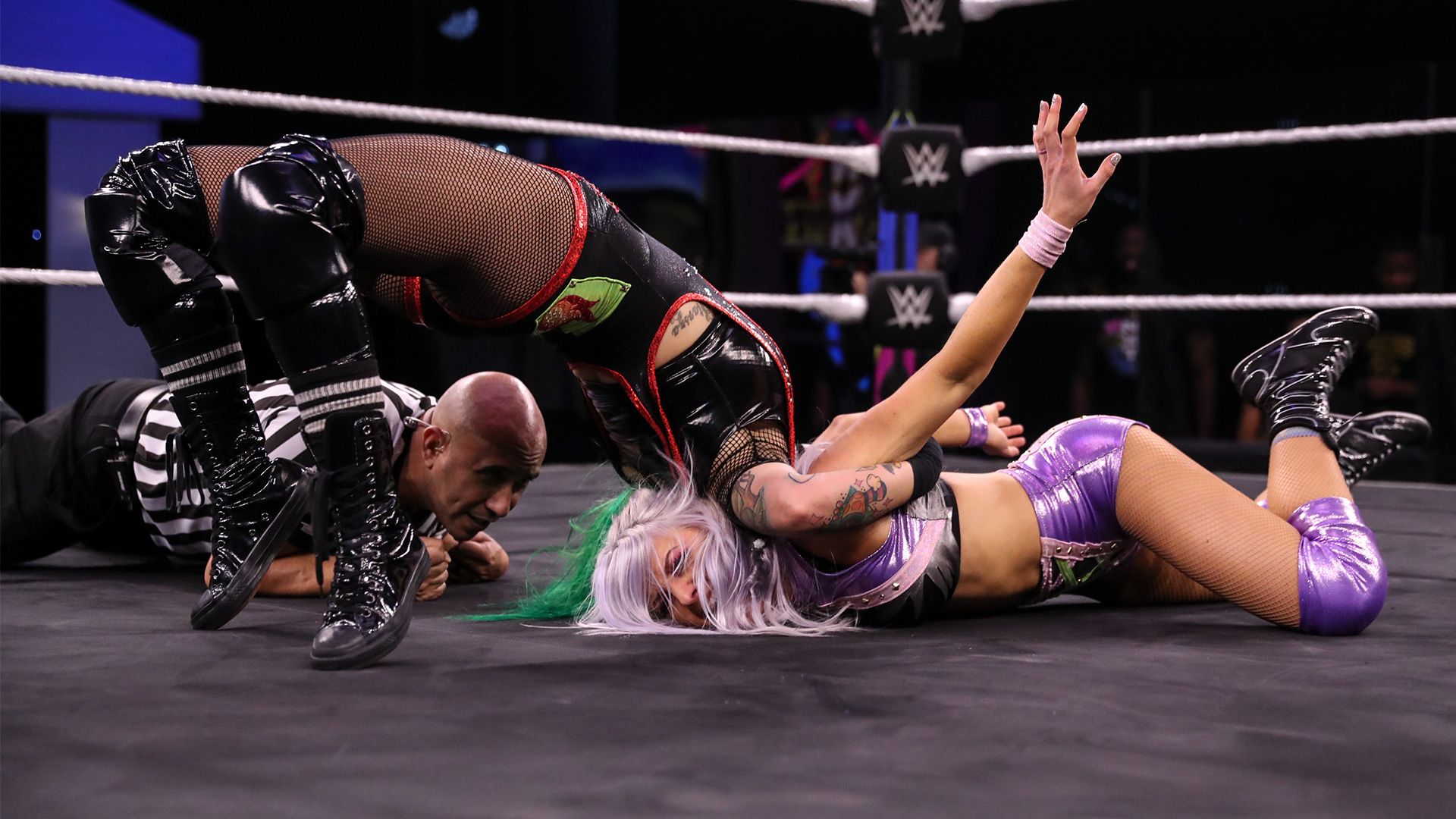 Candice trapped in Shotzi's submission hold | Scrolller