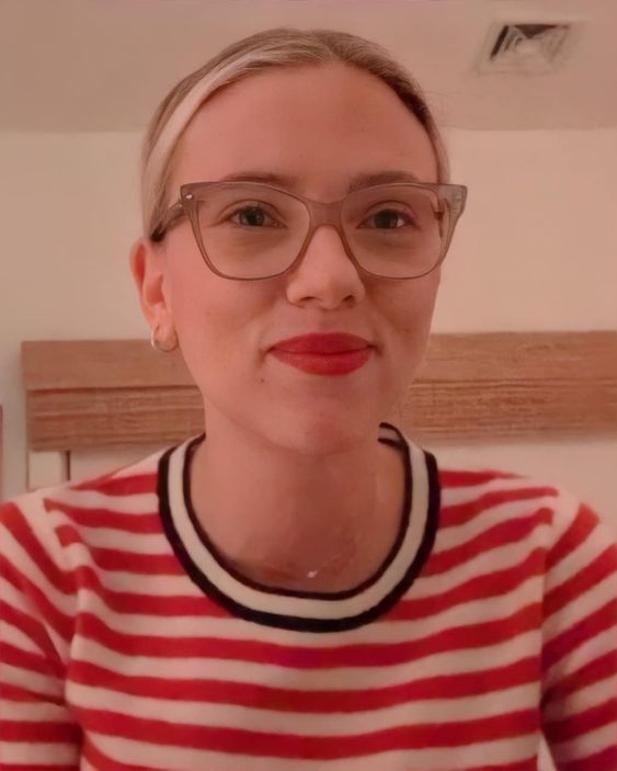 Candid Smile! She is Priceless! | Scrolller