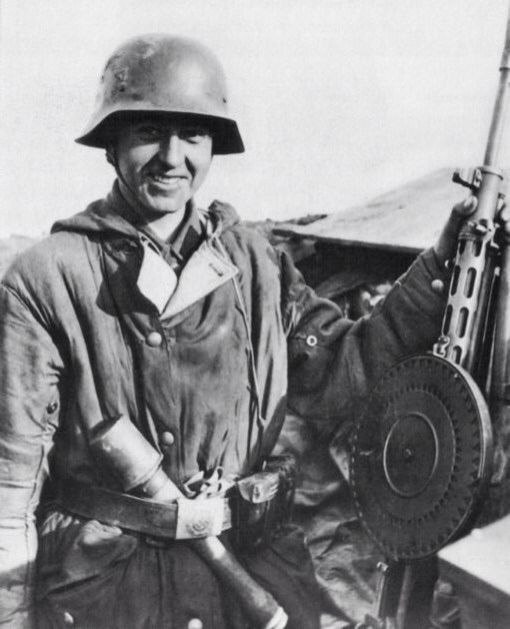 Captured soviet DP-27 LMG. | Scrolller