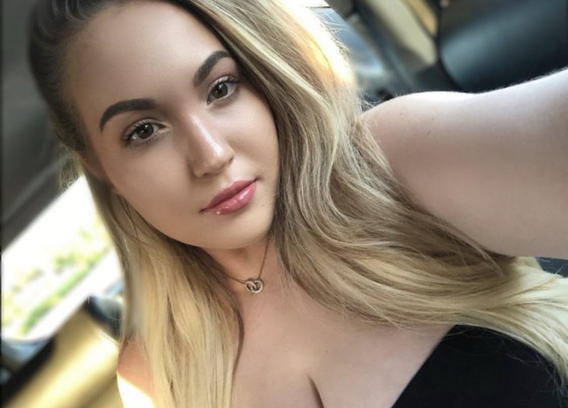 Car selfie but make it cute [Over18] | Scrolller