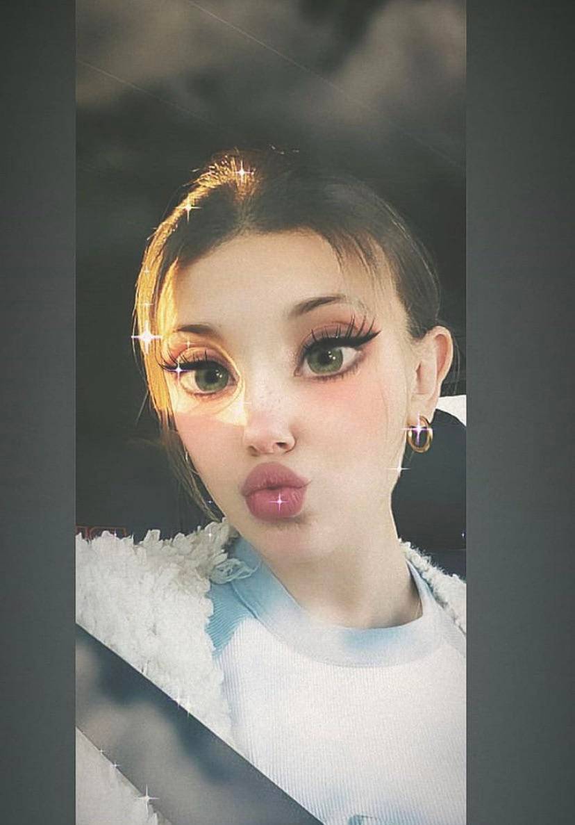 Cartoon princess filter via her insta story. | Scrolller