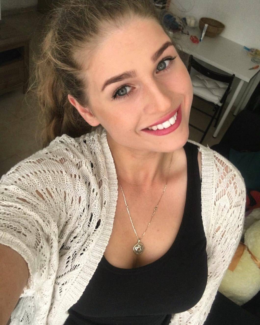 Casual Cuteness Scrolller