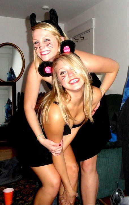 Cat or mouse? | Scrolller