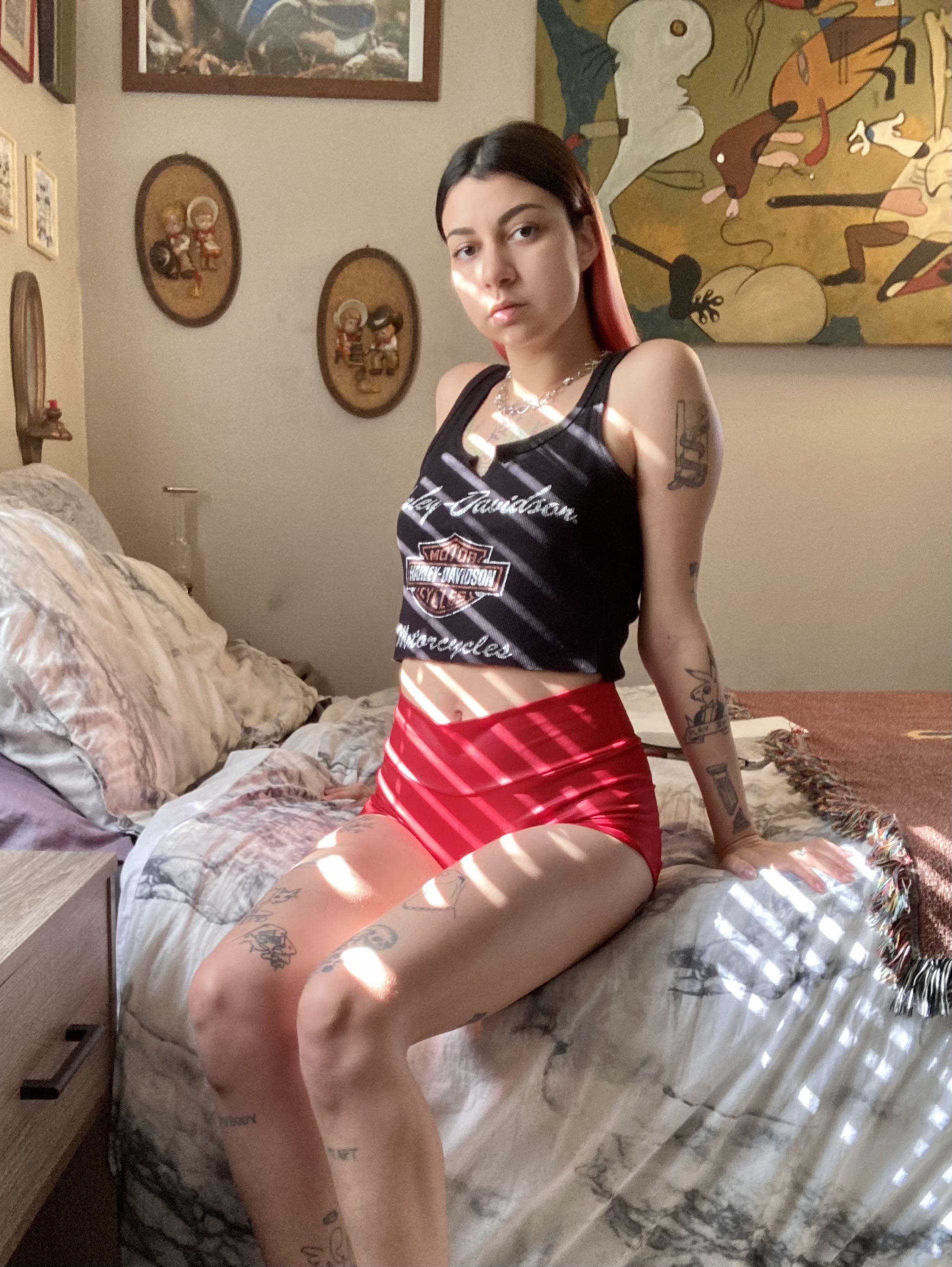 catchin these tiny sun rays in my health biker outfit 🖤 | Scrolller