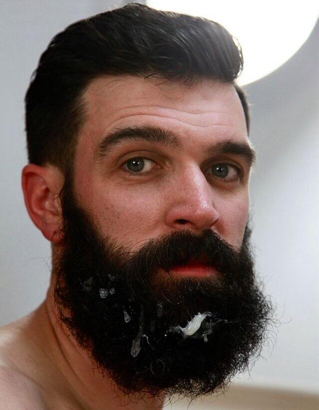 Caught in the beard | Scrolller