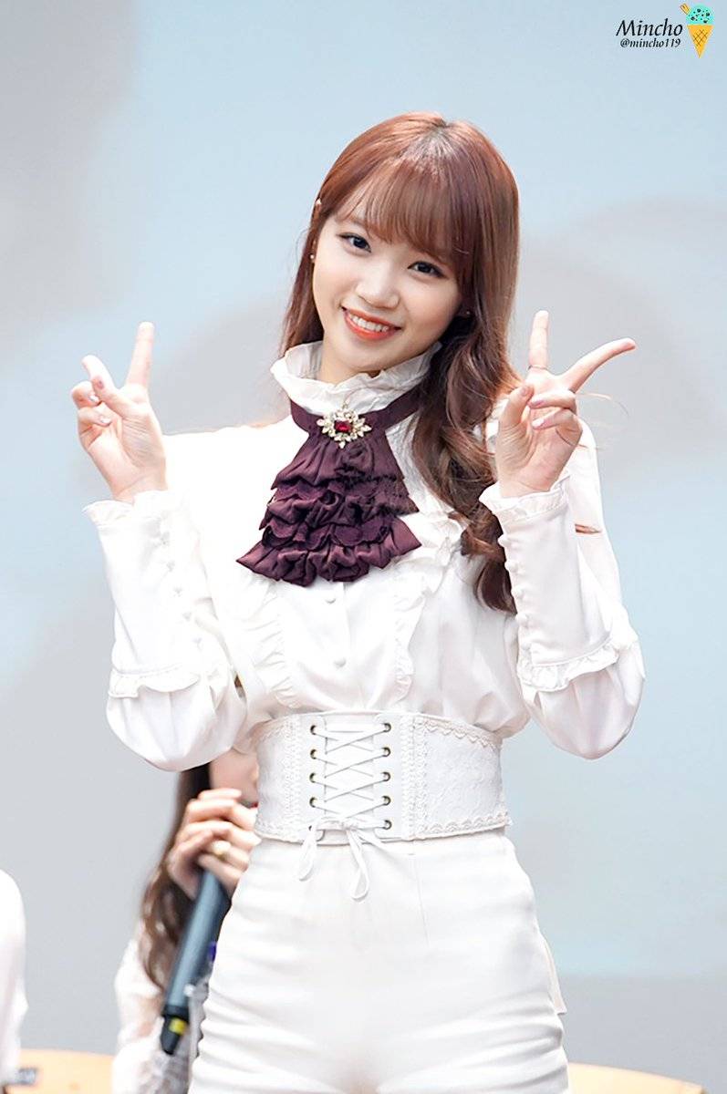 Chaewon | Scrolller