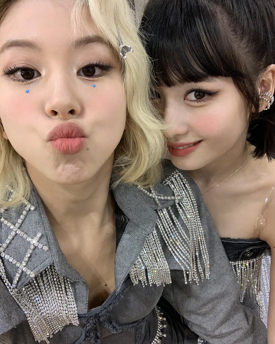 Chaeyoung & Momo | Scrolller