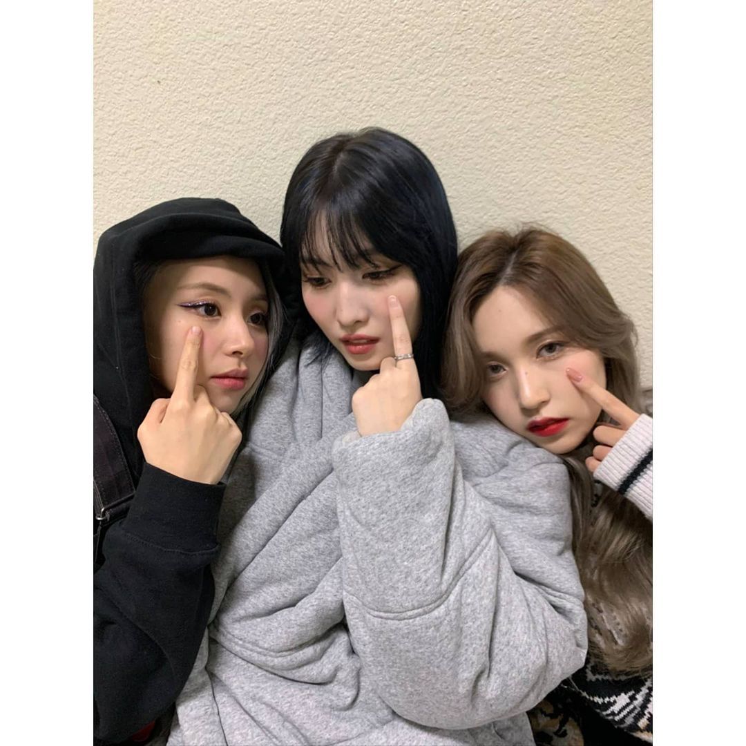 Chaeyoung, Momo & Mina | Scrolller