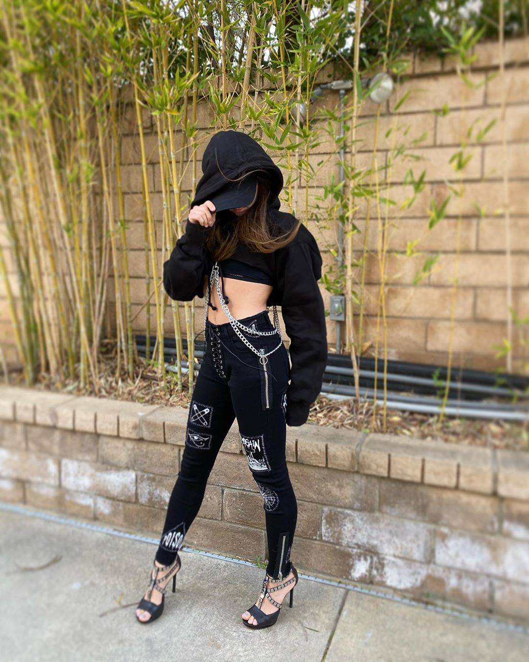 chains 2 | Scrolller