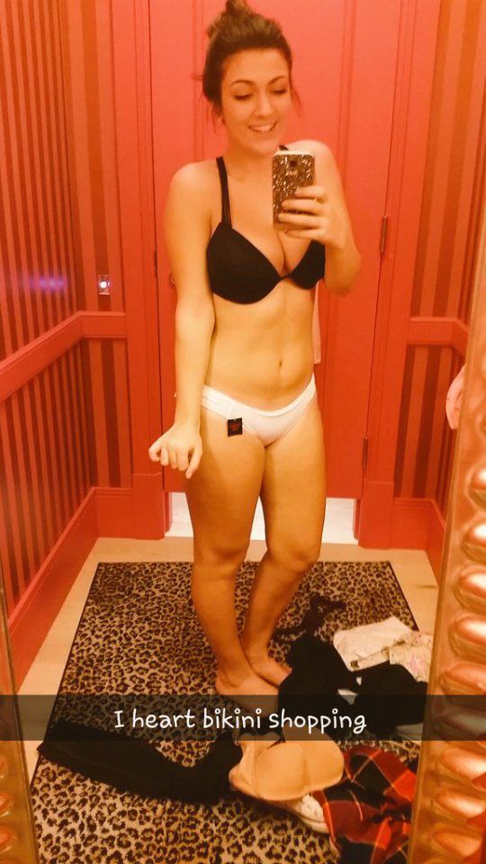 Changing room bikini pic (xpost r/RealGirls) | Scrolller