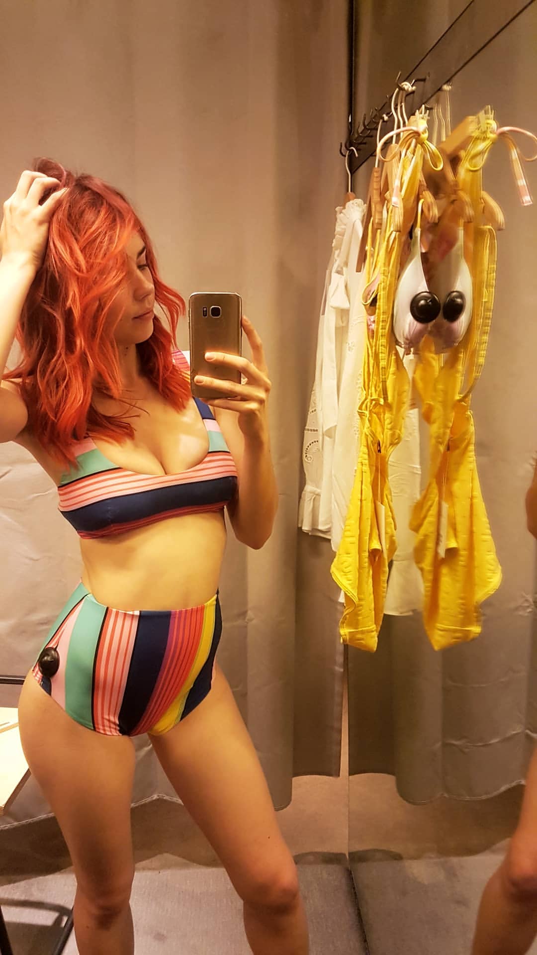 Changing Room Try On | Scrolller