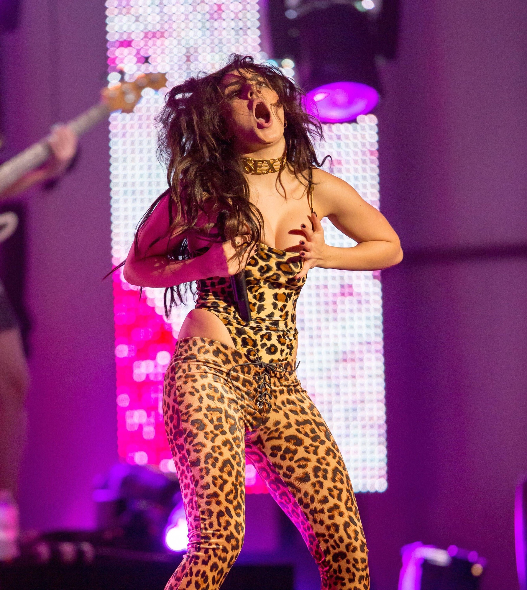 Charli XCX squeeze | Scrolller