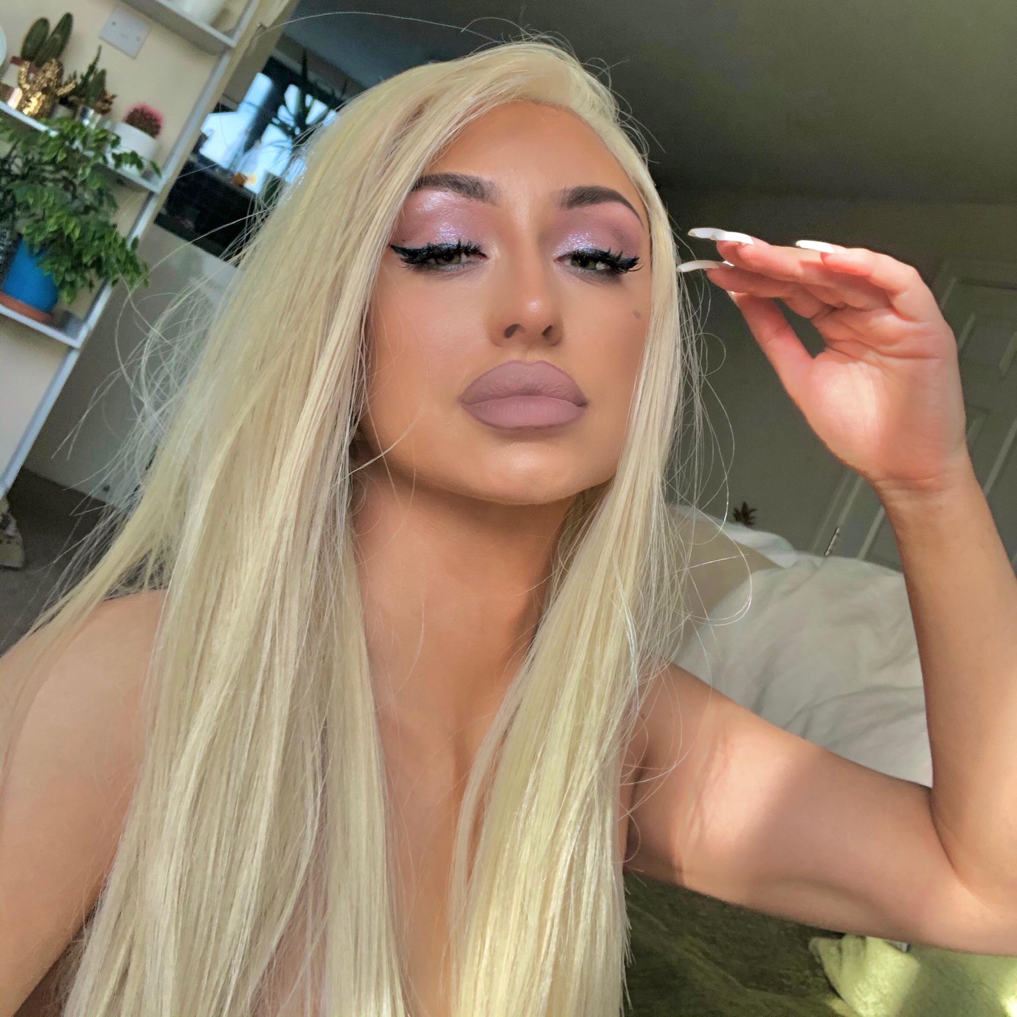 Chav Bimbo DSLs | Scrolller