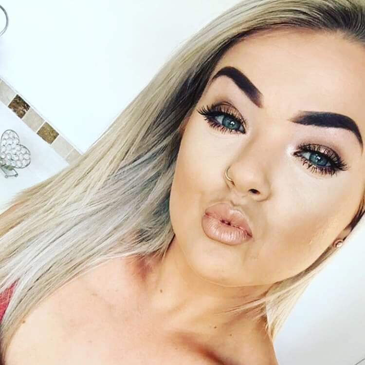 Chav lips | Scrolller
