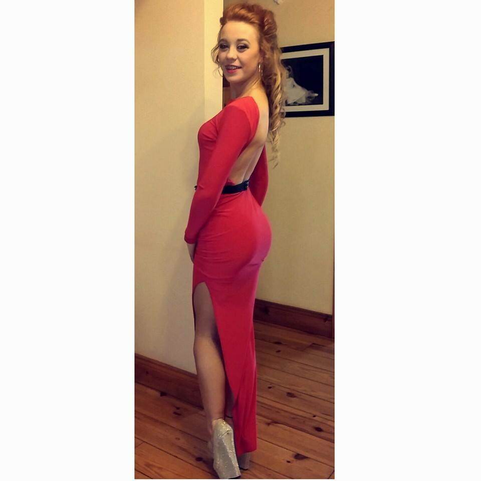 Chav slag showing off her arse | Scrolller