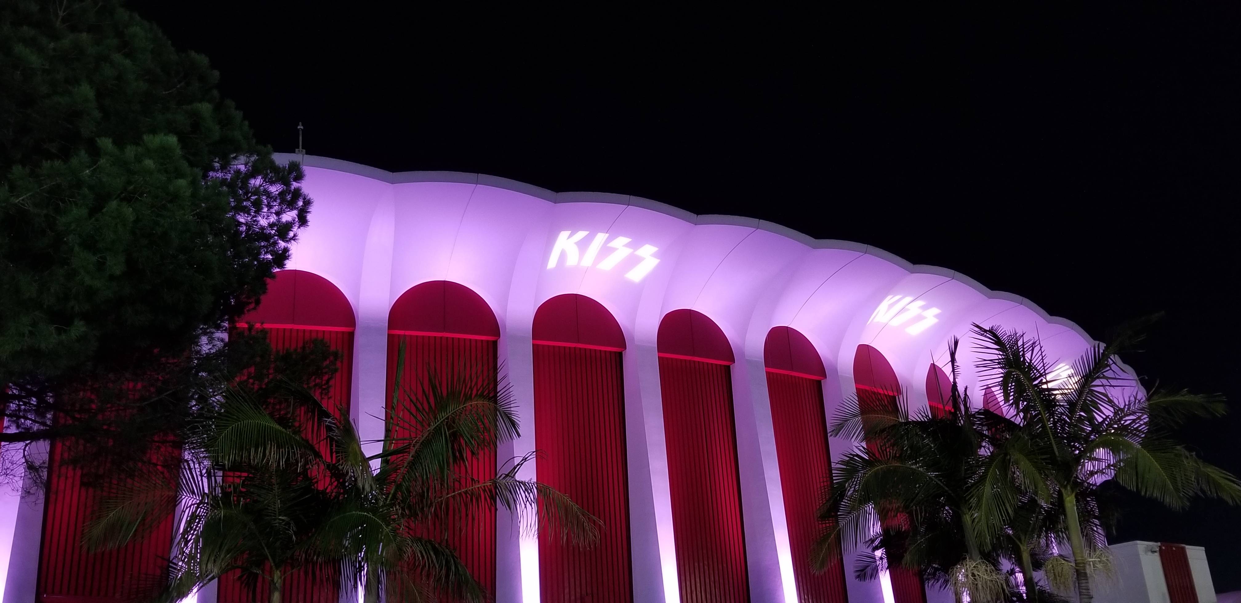 Checking in from LA. | Scrolller