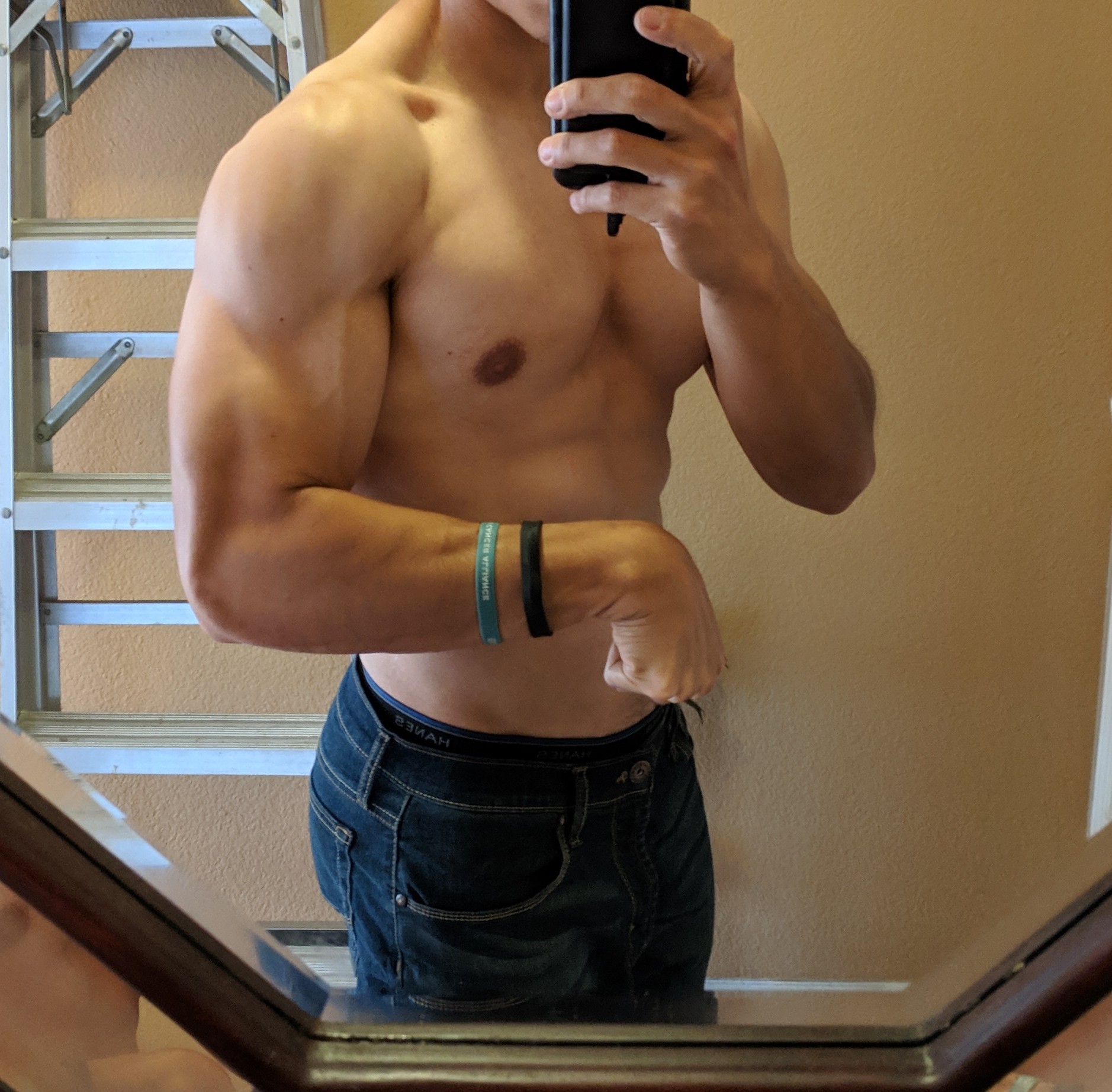 Checking shoulder and forearm progress | Scrolller