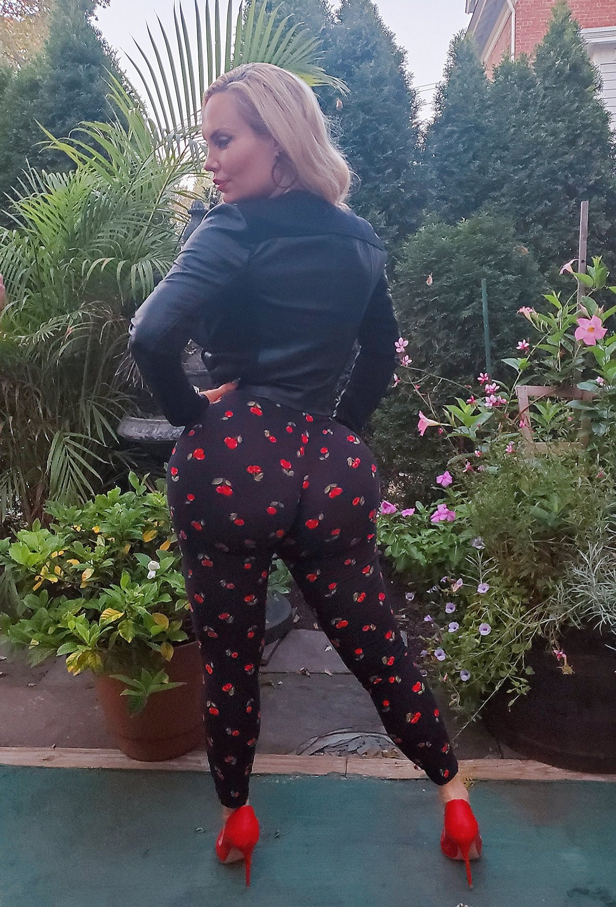 Cherry ? | Scrolller