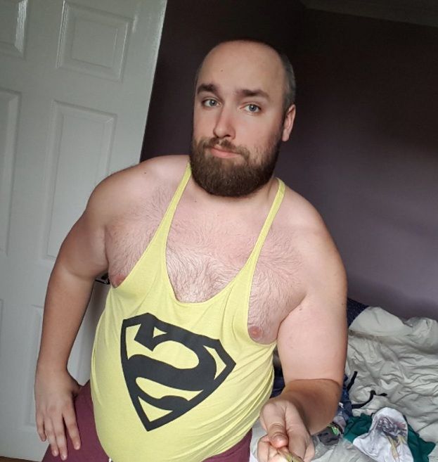 Chest and shoulders day at the gym | Scrolller