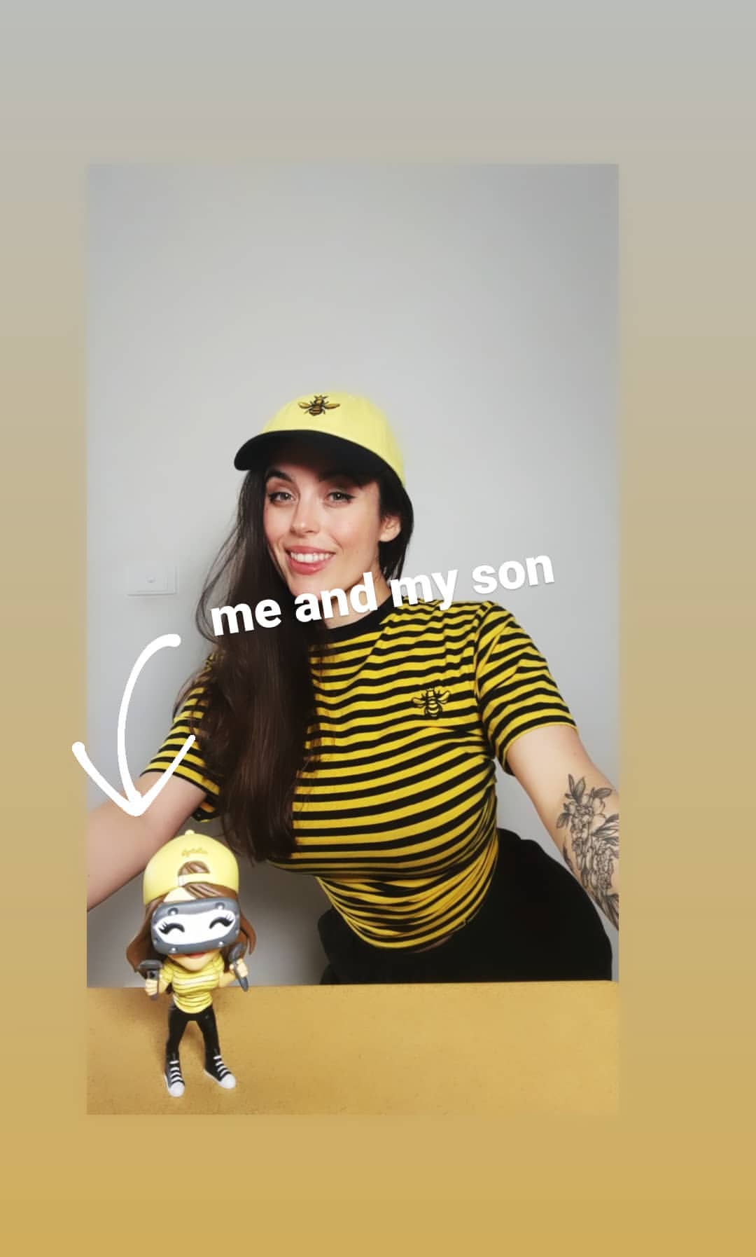 Chibi Bee | Scrolller