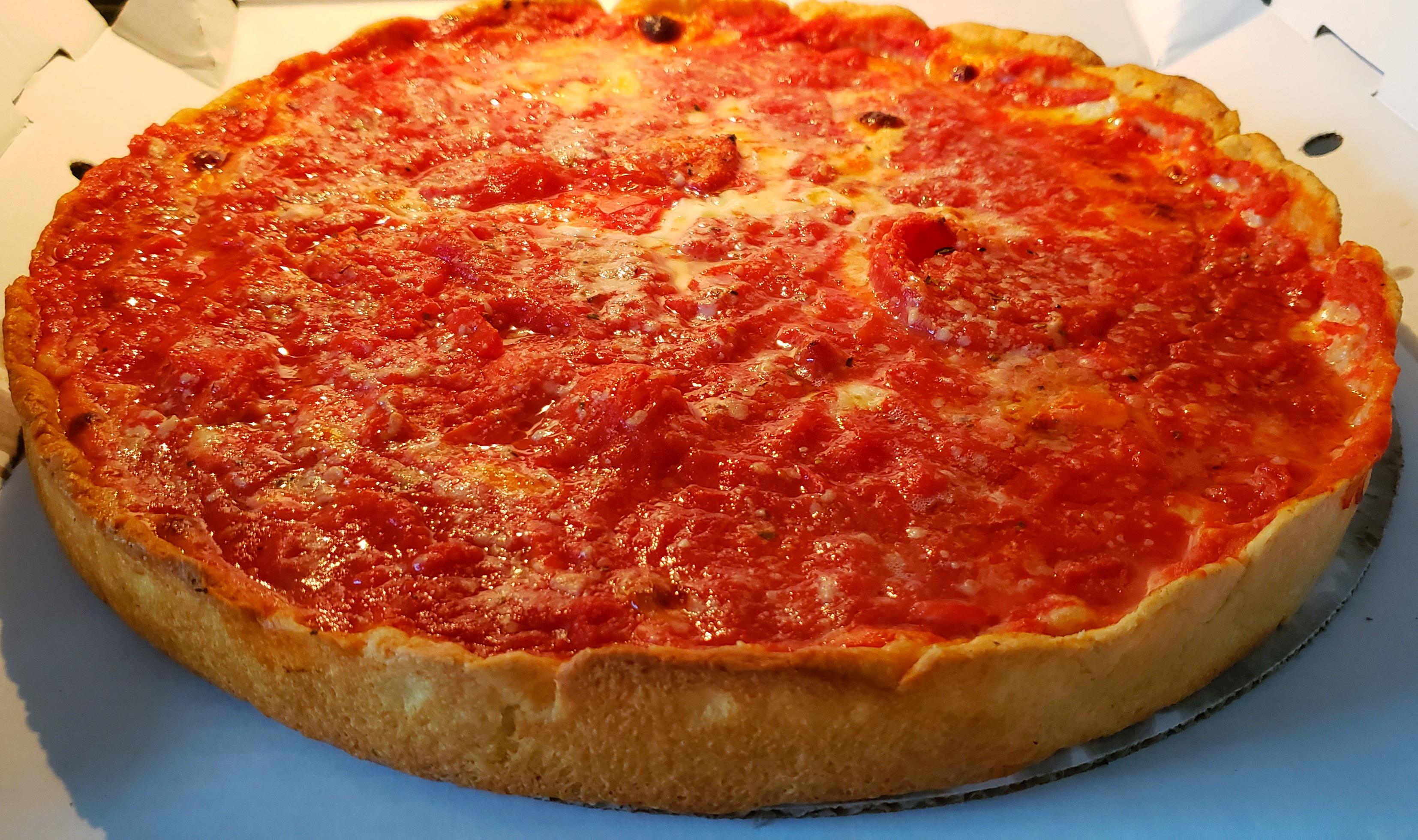 Chicago Deep Dish Butter Crust Cheese Pizza | Scrolller