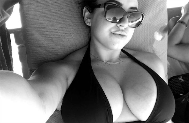 Chillin' | Scrolller