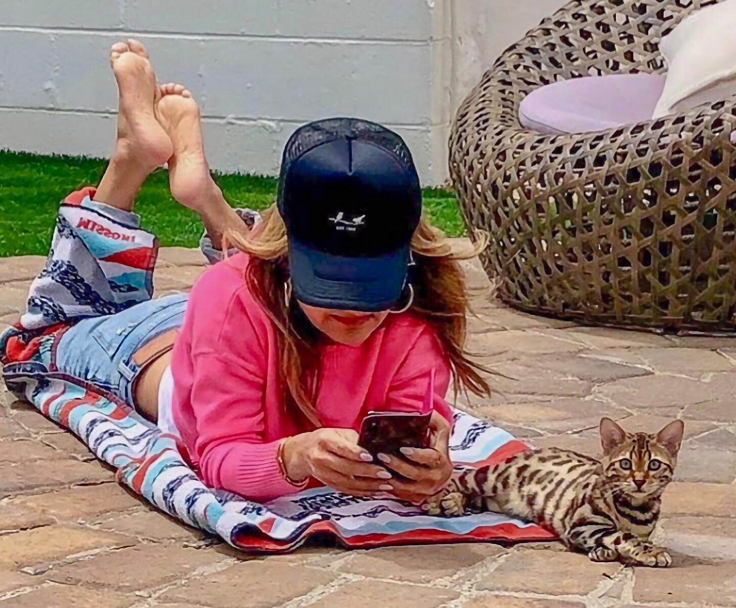 Chillin' | Scrolller