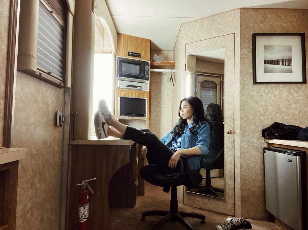 Chilling in the Cabin | Scrolller