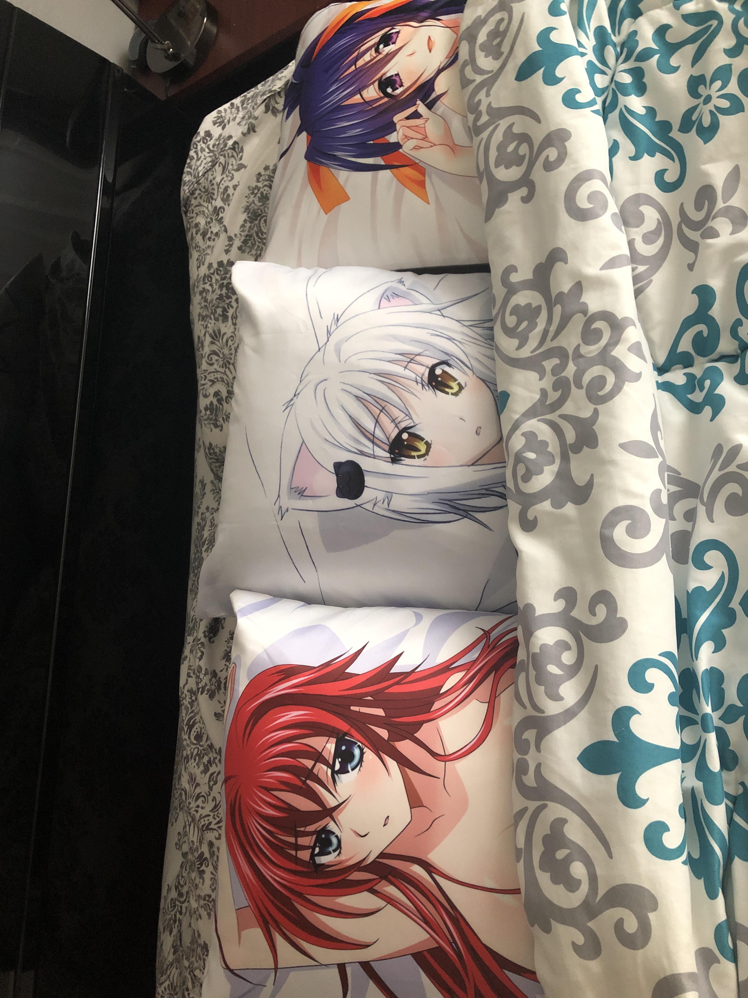 Chilling with the trio | Scrolller