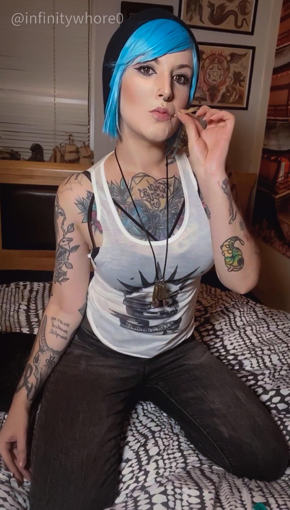 Chloe Price - the ultimate emo girl 🖤 | Scrolller