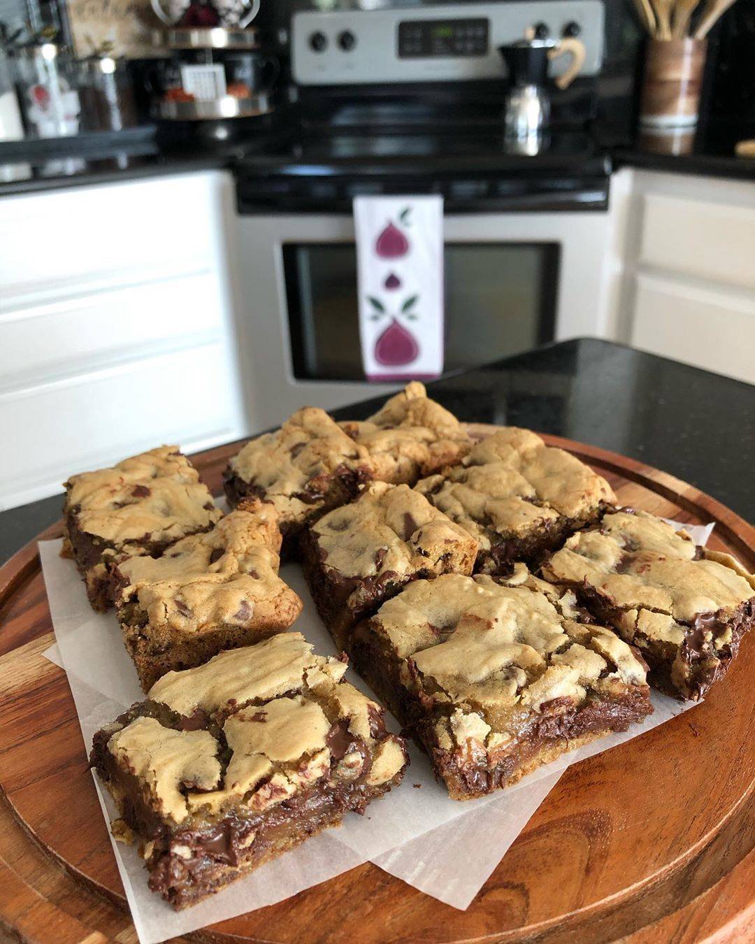 Chocolate chip cookie bars in ma kitchen right now | Scrolller