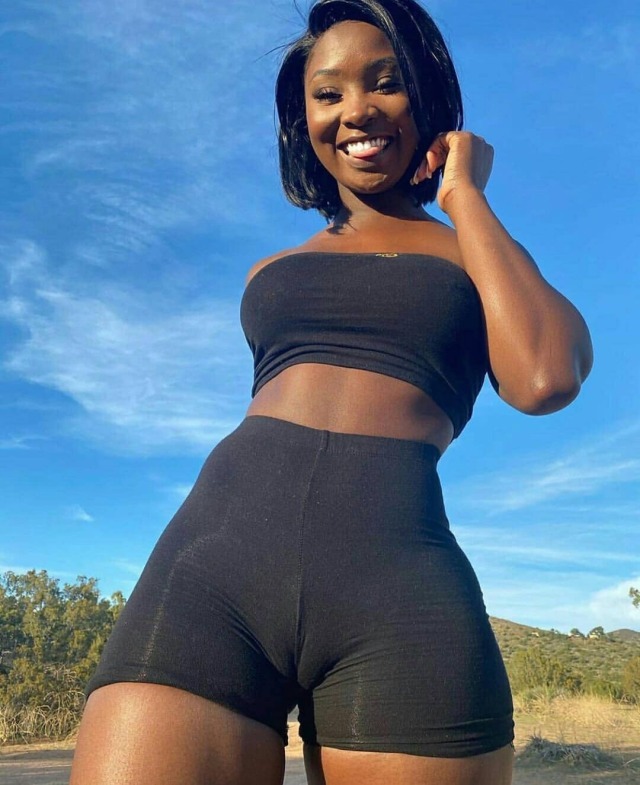 Chocolate Cutie with Nice Camel Toe | Scrolller