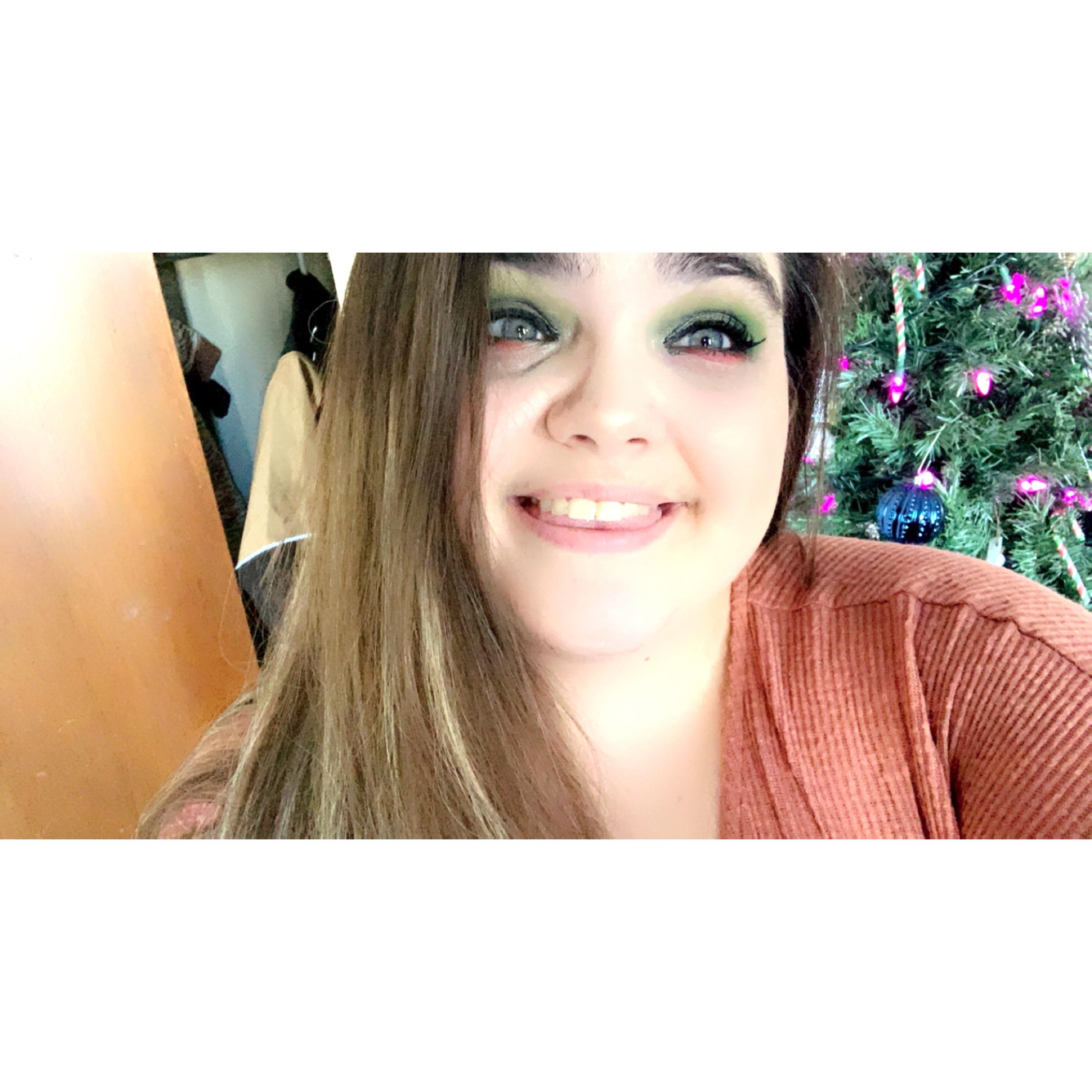 Christmas makeup ! | Scrolller