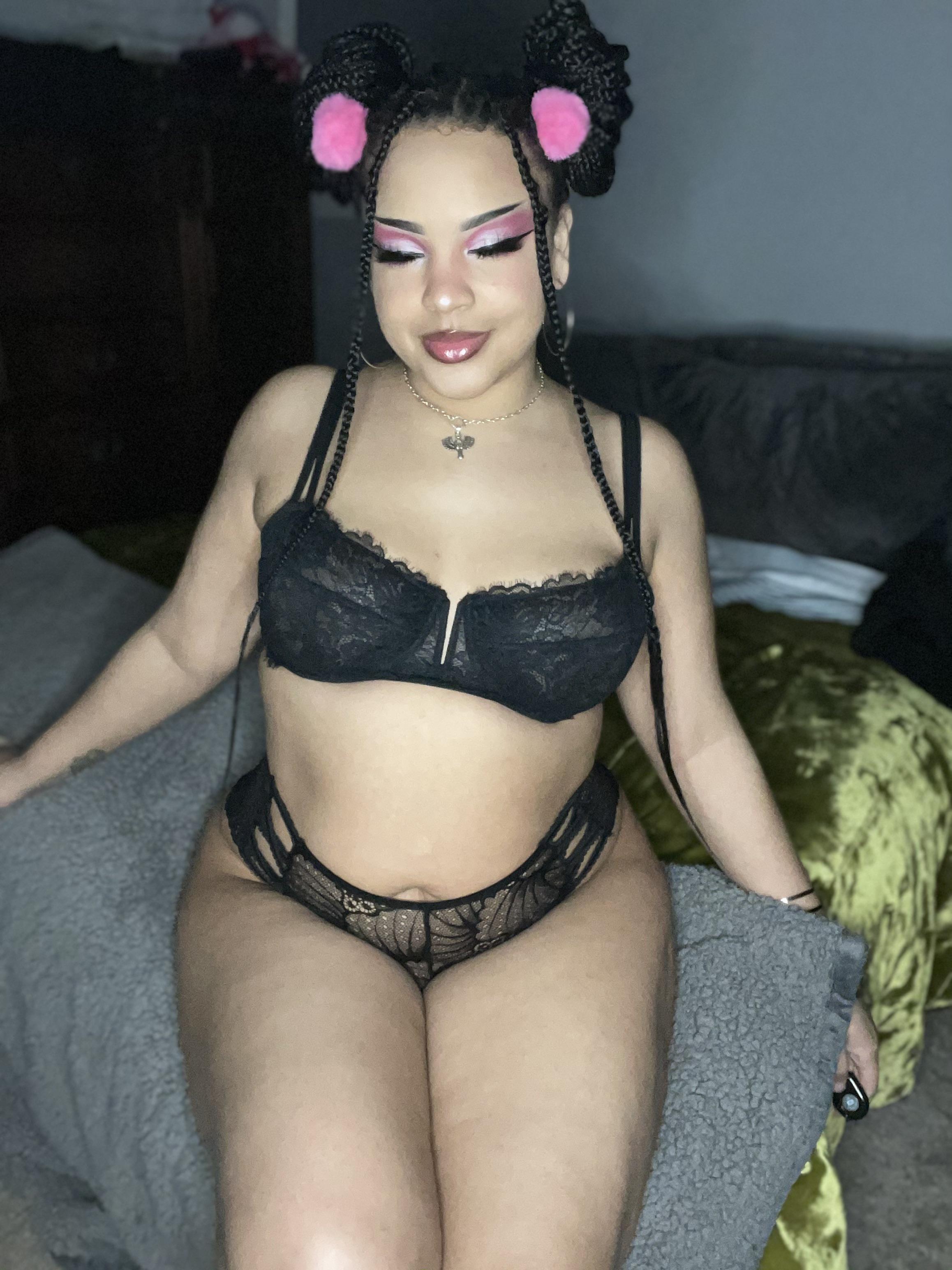 Mixed bbc slut married to a white cuck always looking for my next bbc to slide onto 😇 [OC ...