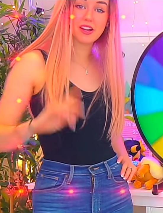 Clare Siobhan Is So Hot Scrolller