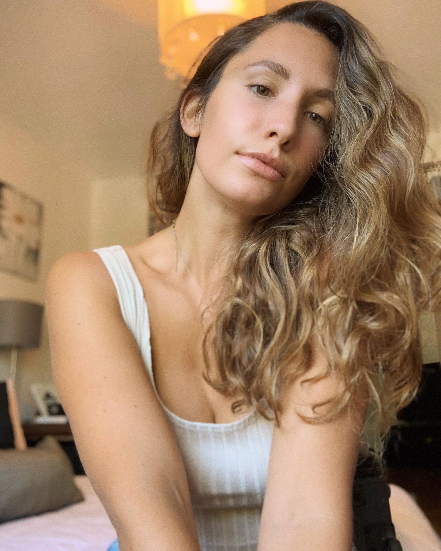 Classy, petite, dark blonde 😋👸🏼 | Scrolller