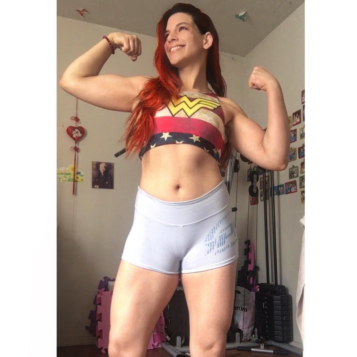 Claudia do Val | Scrolller