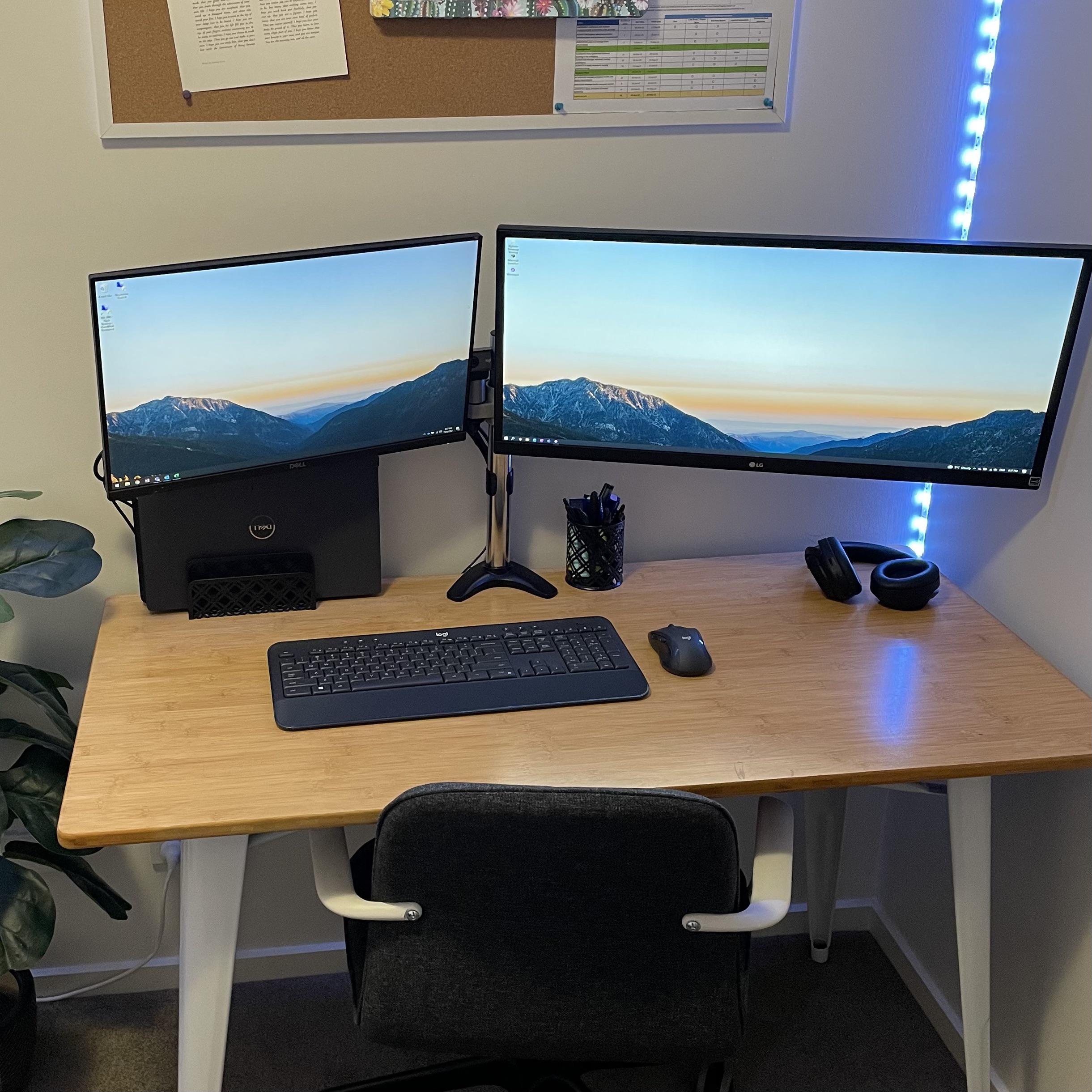 Clean dual laptop battle station | Scrolller