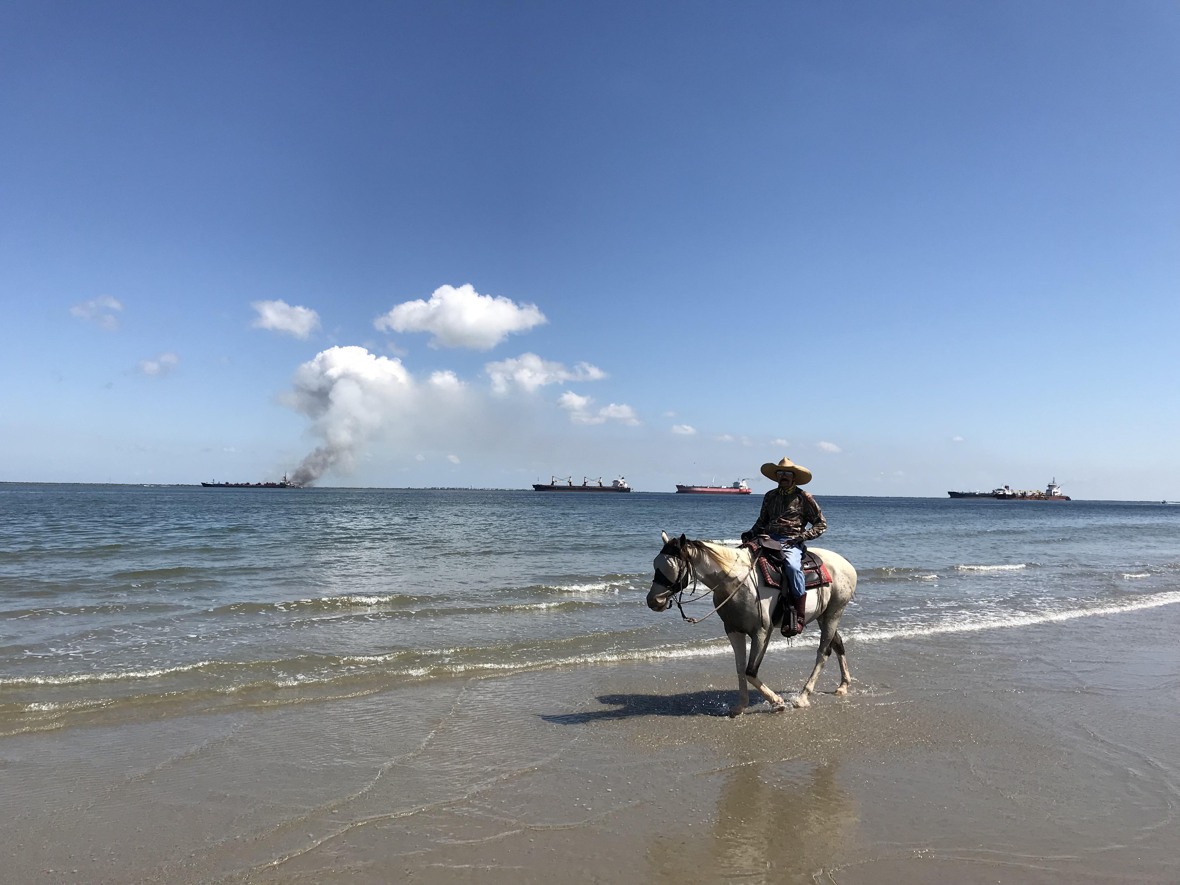 clear water on the east end | Scrolller